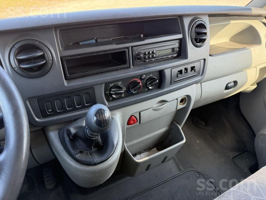 White Renault Master 2009 in Jelgava, with an engine capacity of 2.50 L and mileage of 391 thousand km for 4100 €, photo 18 on AUTOMOTO.COM.LV