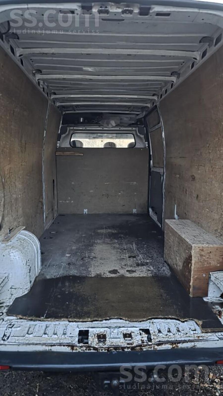 White Renault Master 2009 in Riga, with an engine capacity of 2.50 L and mileage of 248 thousand km for 3200 €, photo 5 on AUTOMOTO.COM.LV