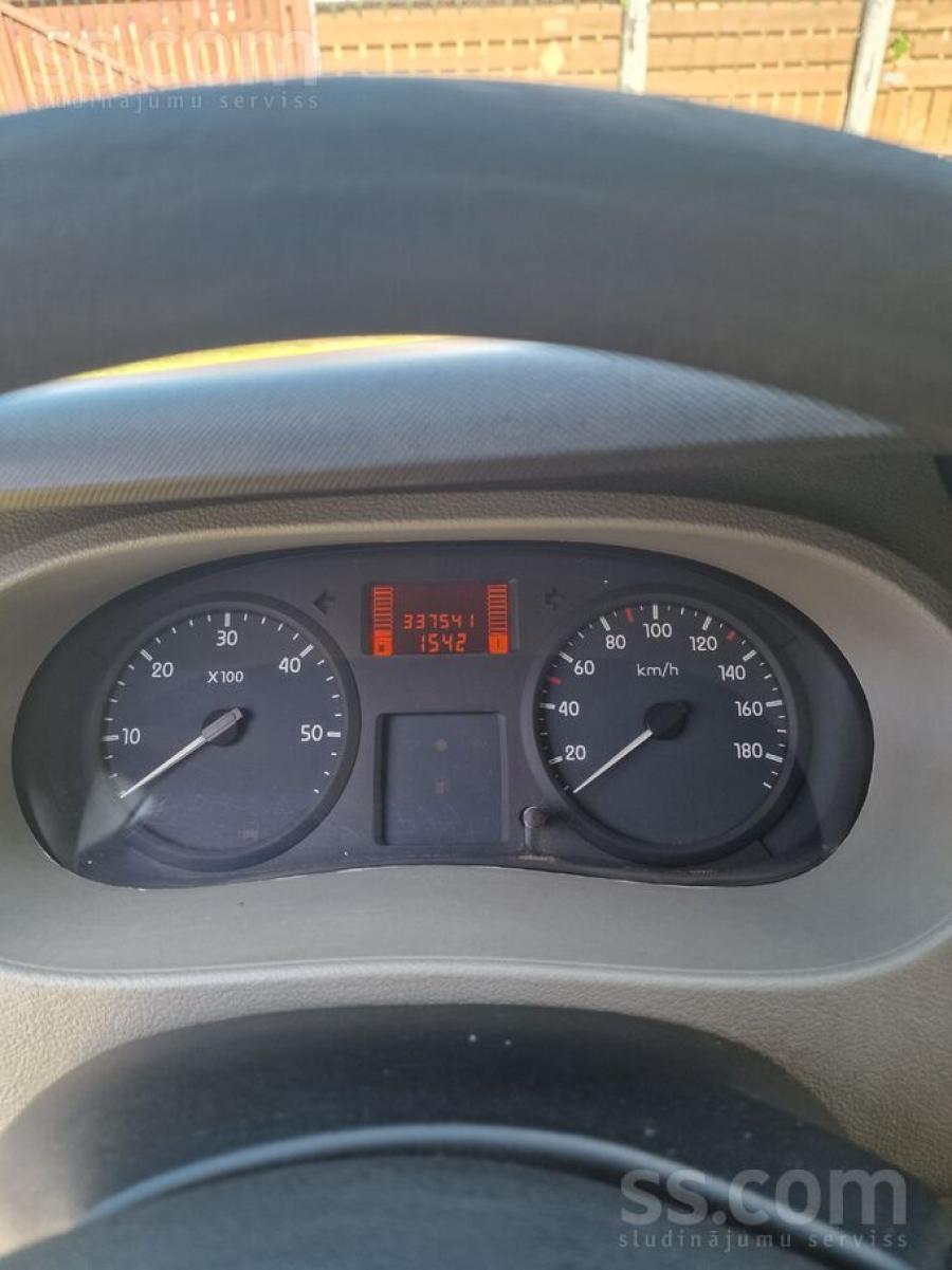 White Renault Master 2009 in Riga, with an engine capacity of 2.50 L and mileage of 338 thousand km for 4356 €, photo 6 on AUTOMOTO.COM.LV