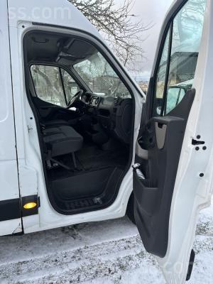 White Renault Master 2011 in Riga, with an engine capacity of 2.30 L and mileage of 480 thousand km for 5500 €, photo 7 on AUTOMOTO.COM.LV