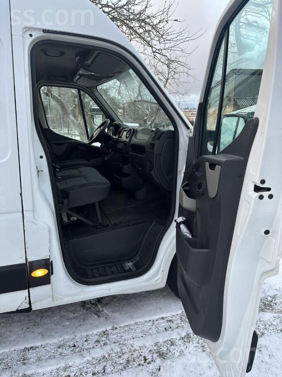 White Renault Master 2011 in Riga, with an engine capacity of 2.30 L and mileage of 480 thousand km for 5500 €, photo 7 on AUTOMOTO.COM.LV
