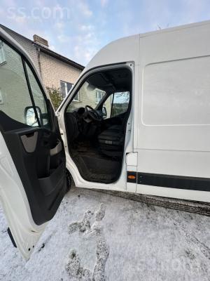 White Renault Master 2011 in Riga, with an engine capacity of 2.30 L and mileage of 480 thousand km for 5500 €, photo 13 on AUTOMOTO.COM.LV