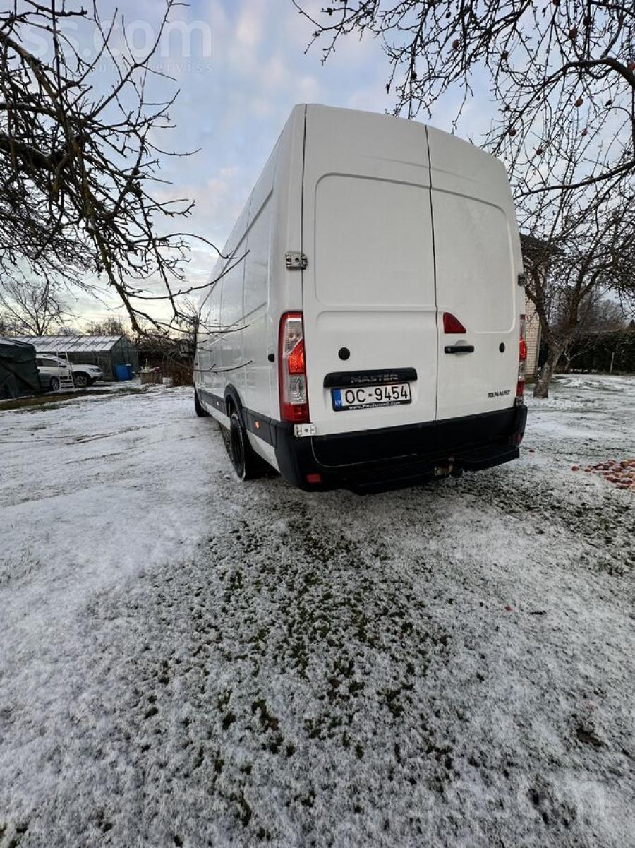 White Renault Master 2011 in Riga, with an engine capacity of 2.30 L and mileage of 480 thousand km for 5500 €, photo 18 on AUTOMOTO.COM.LV