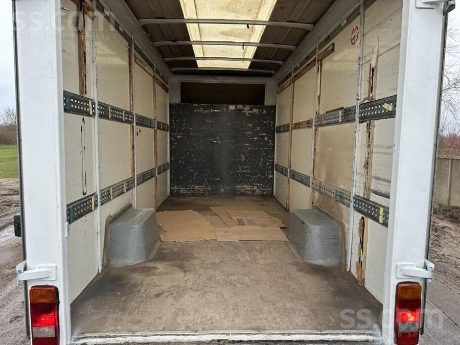 White Renault Master 2011 in Jelgava, with an engine capacity of 2.30 L and mileage of 530 thousand km for 7500 €, photo 10 on AUTOMOTO.COM.LV