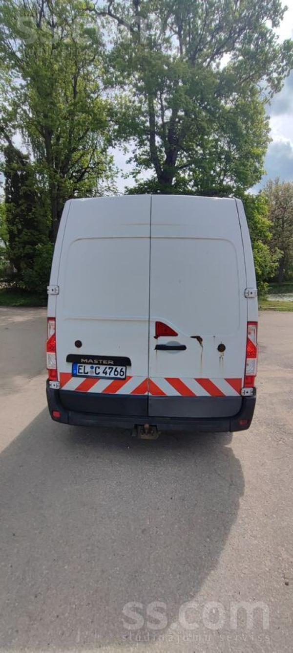 White Renault Master 2011 in Riga, with an engine capacity of 2.30 L and mileage of 32 thousand km for 9850 €, photo 5 on AUTOMOTO.COM.LV