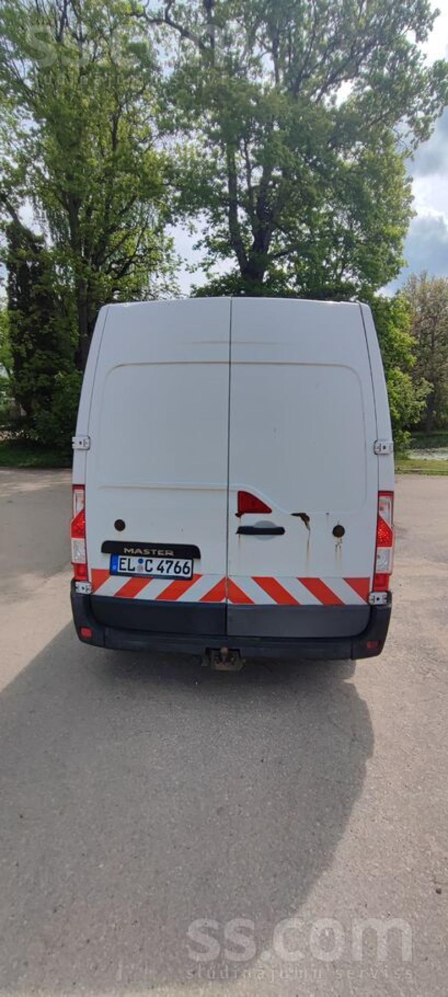 White Renault Master 2011 in Riga, with an engine capacity of 2.30 L and mileage of 32 thousand km for 9850 €, photo 6 on AUTOMOTO.COM.LV