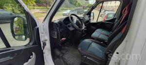 White Renault Master 2011 in Riga, with an engine capacity of 2.30 L and mileage of 32 thousand km for 9850 €, photo 9 on AUTOMOTO.COM.LV