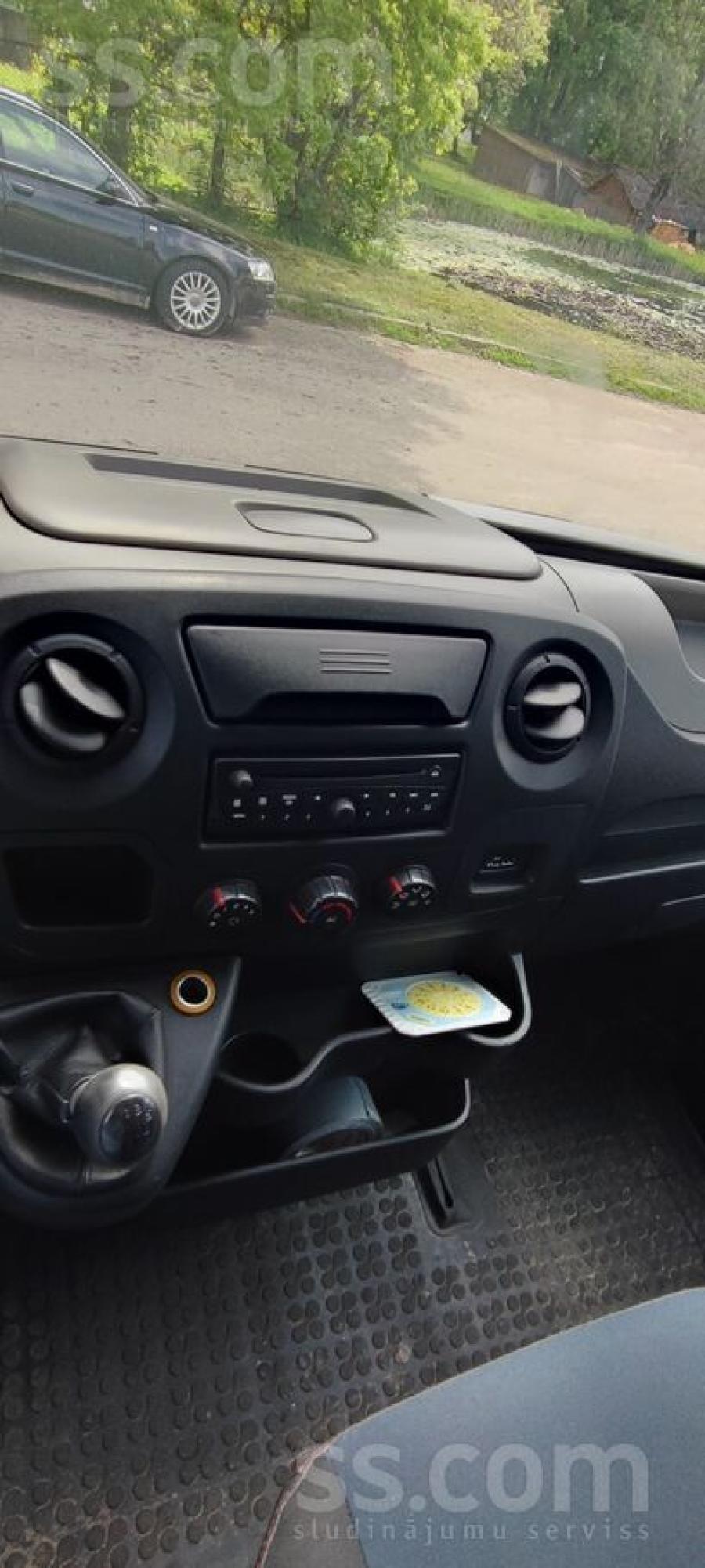 White Renault Master 2011 in Riga, with an engine capacity of 2.30 L and mileage of 32 thousand km for 9850 €, photo 13 on AUTOMOTO.COM.LV