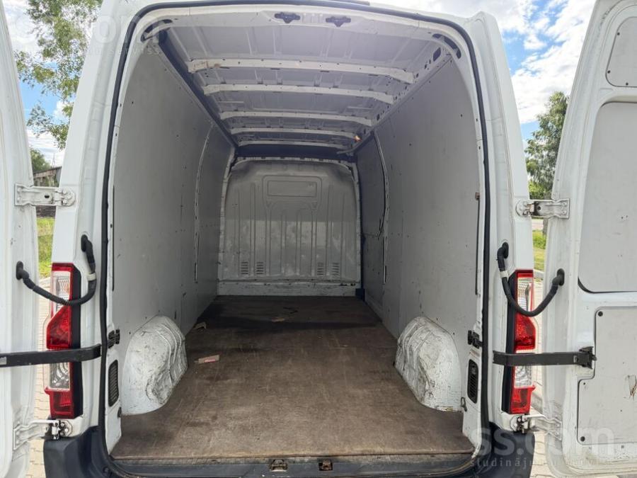 White Renault Master 2011 in Jelgava, with an engine capacity of 2.30 L and mileage of 246 thousand km for 9100 €, photo 11 on AUTOMOTO.COM.LV