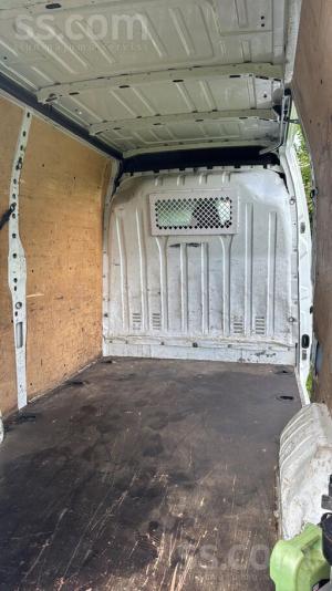 White Renault Master 2011 in Riga, with an engine capacity of 2.30 L and mileage of 232 thousand km for 5450 €, photo 8 on AUTOMOTO.COM.LV