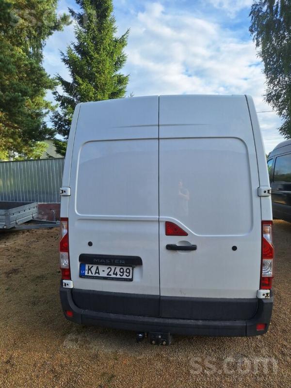White Renault Master 2011 in Riga, with an engine capacity of 2.30 L and mileage of 455 thousand km for 5500 €, photo 3 on AUTOMOTO.COM.LV