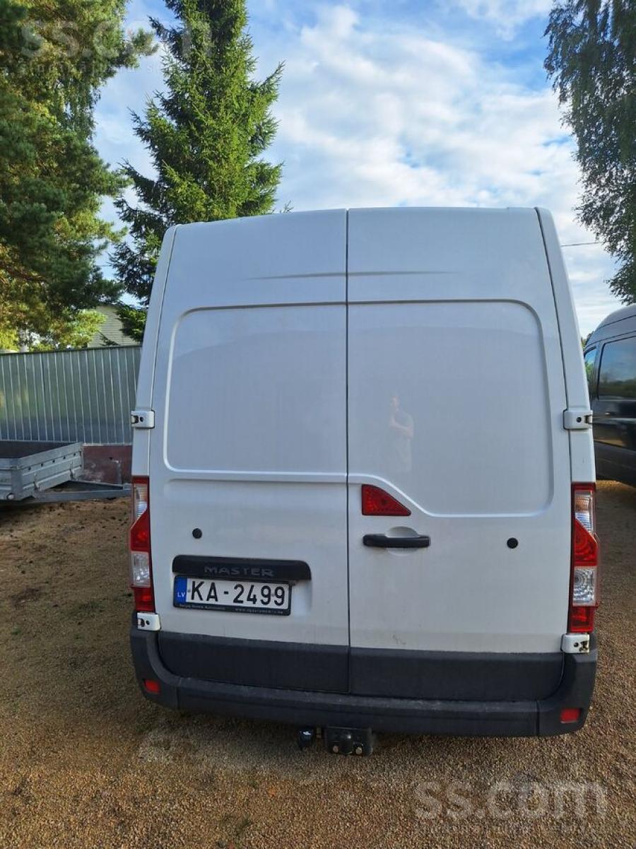 White Renault Master 2011 in Riga, with an engine capacity of 2.30 L and mileage of 455 thousand km for 5500 €, photo 4 on AUTOMOTO.COM.LV