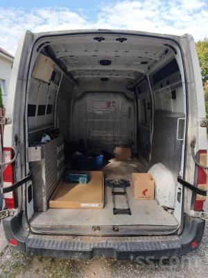 White Renault Master 2011 in Riga, with an engine capacity of 2.30 L and mileage of 405 thousand km for 3000 €, photo 3 on AUTOMOTO.COM.LV