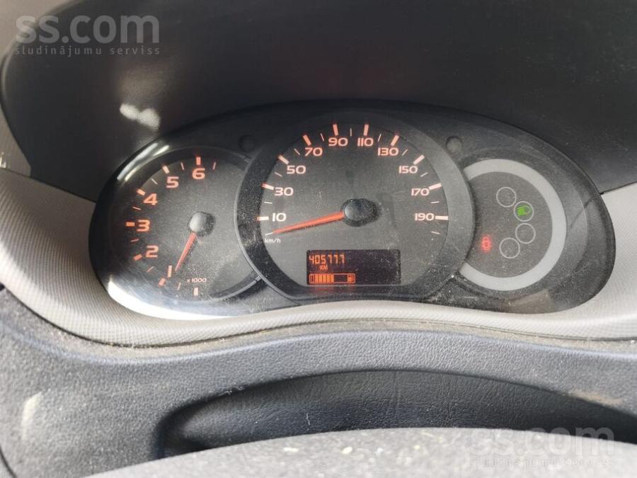 White Renault Master 2011 in Riga, with an engine capacity of 2.30 L and mileage of 405 thousand km for 3000 €, photo 5 on AUTOMOTO.COM.LV