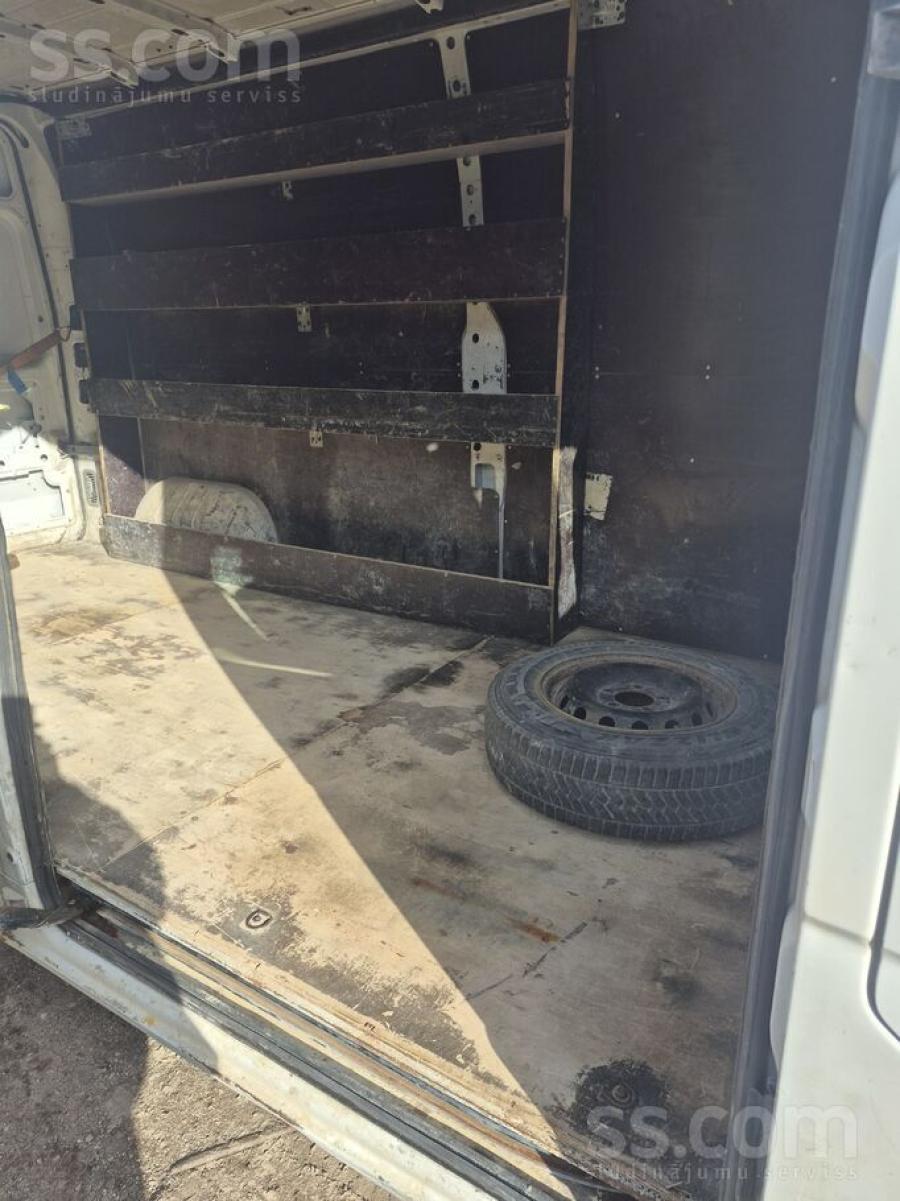 Balts Renault Master 2011 Rīga, ar dzinēja tilpumu 2.30 L un nobraukumu 401 tūkst. km par 2400 €, foto 6 vietnē AUTOMOTO.COM.LV