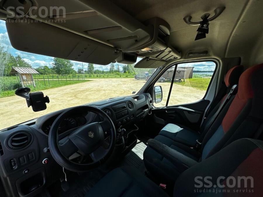 White Renault Master 2012 in Riga, with an engine capacity of 2.30 L and mileage of 264 thousand km for 5500 €, photo 3 on AUTOMOTO.COM.LV