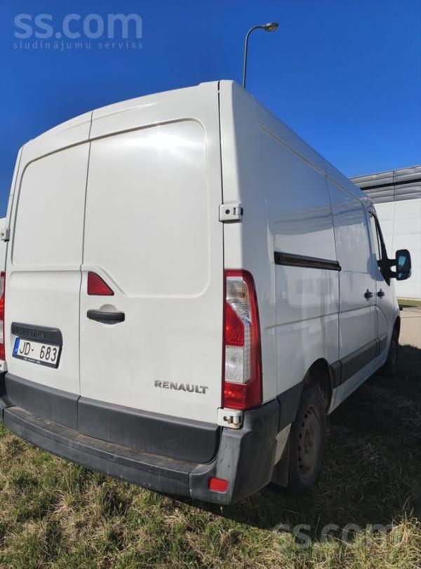White Renault Master 2012 in Riga, with an engine capacity of 2.30 L and mileage of 420 thousand km for 2856 €, photo 2 on AUTOMOTO.COM.LV