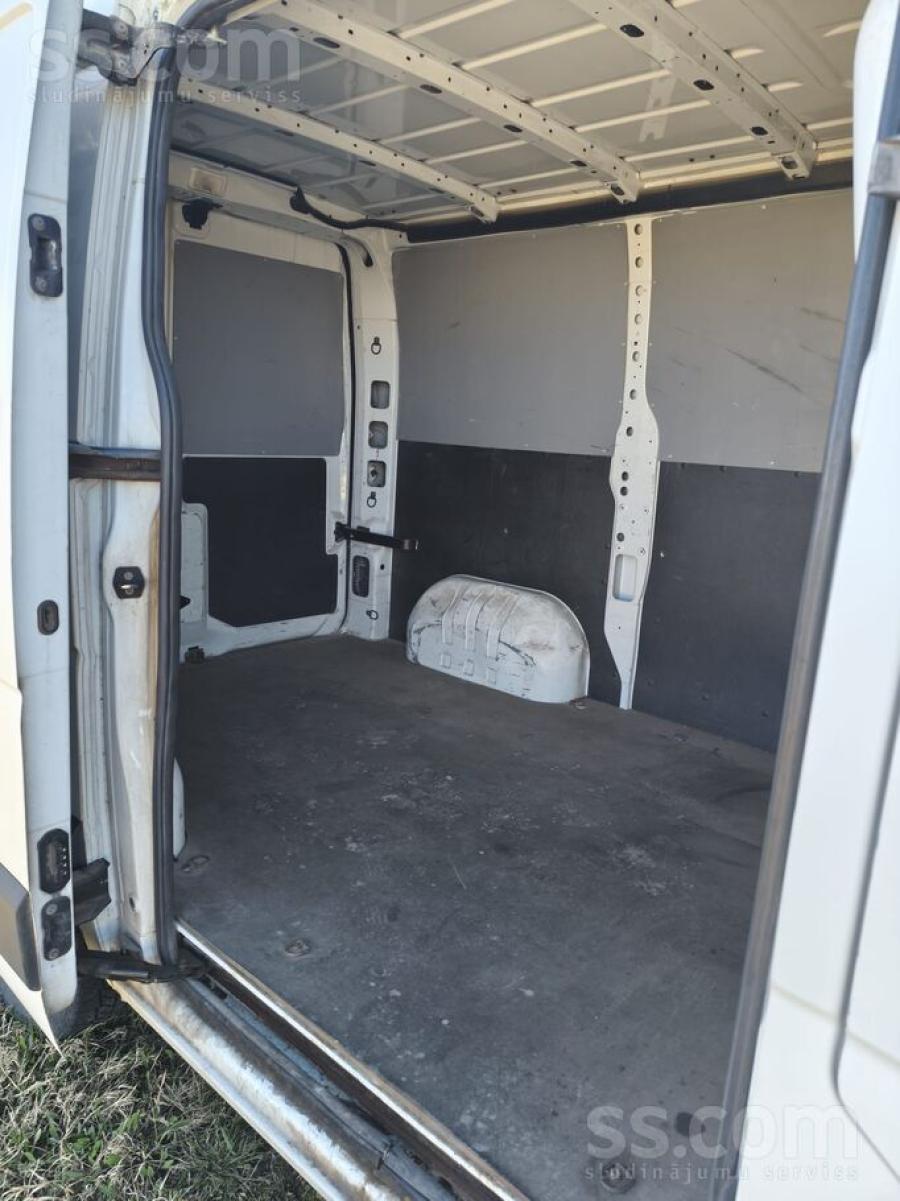 Balts Renault Master 2012 Rīga, ar dzinēja tilpumu 2.30 L un nobraukumu 424 tūkst. km par 2807 €, foto 4 vietnē AUTOMOTO.COM.LV