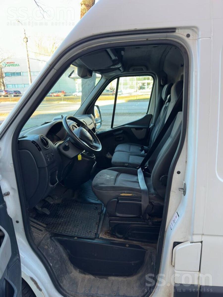 White Renault Master 2012 in Riga, with an engine capacity of 2.30 L and mileage of 311 thousand km for 4000 €, photo 8 on AUTOMOTO.COM.LV