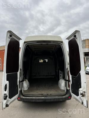 White Renault Master 2012 in Riga, with an engine capacity of 2.20 L and mileage of 503 thousand km for 3200 €, photo 5 on AUTOMOTO.COM.LV