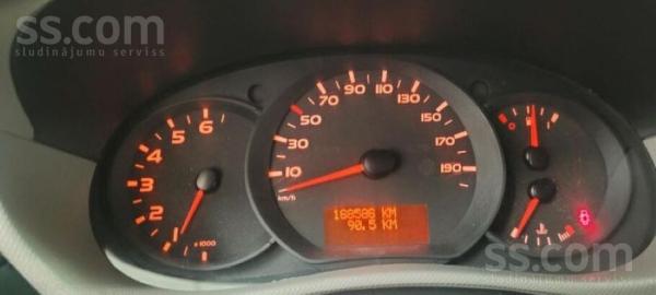White Renault Master 2012 in Jelgava, with an engine capacity of 2.30 L and mileage of 169 thousand km for 12800 €, photo 2 on AUTOMOTO.COM.LV