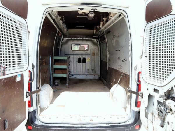 Balts Renault Master 2012 Tallina, ar dzinēja tilpumu 2.30 L un nobraukumu 239 tūkst. km par 4999 €, foto 8 vietnē AUTOMOTO.COM.LV