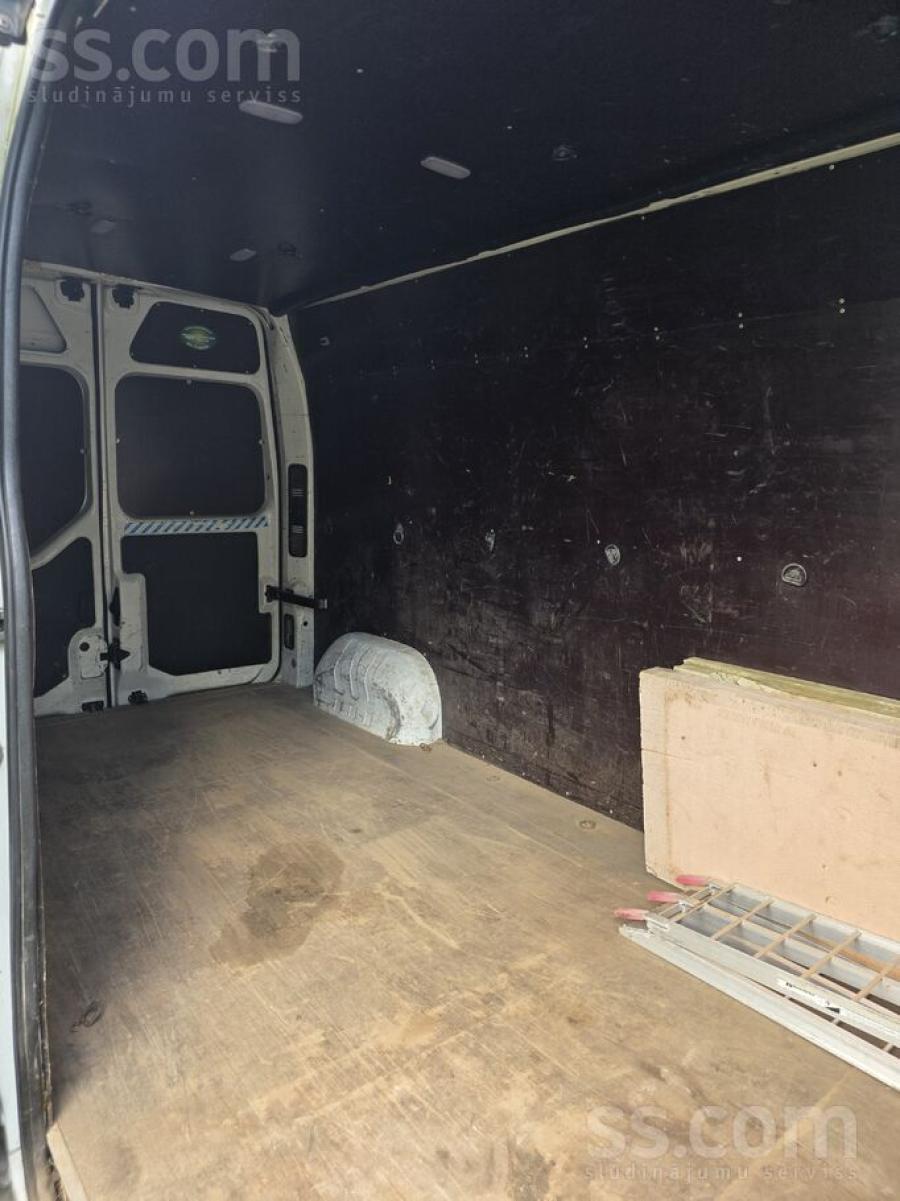 White Renault Master 2012 in Riga, with an engine capacity of 2.30 L and mileage of 406 thousand km for 5600 €, photo 6 on AUTOMOTO.COM.LV