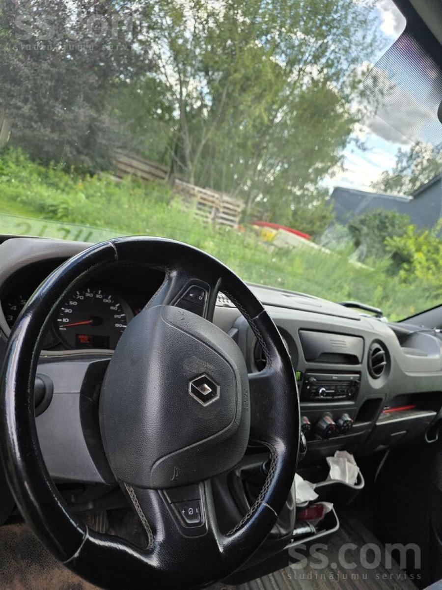 White Renault Master 2012 in Riga, with an engine capacity of 2.30 L and mileage of 406 thousand km for 5600 €, photo 9 on AUTOMOTO.COM.LV
