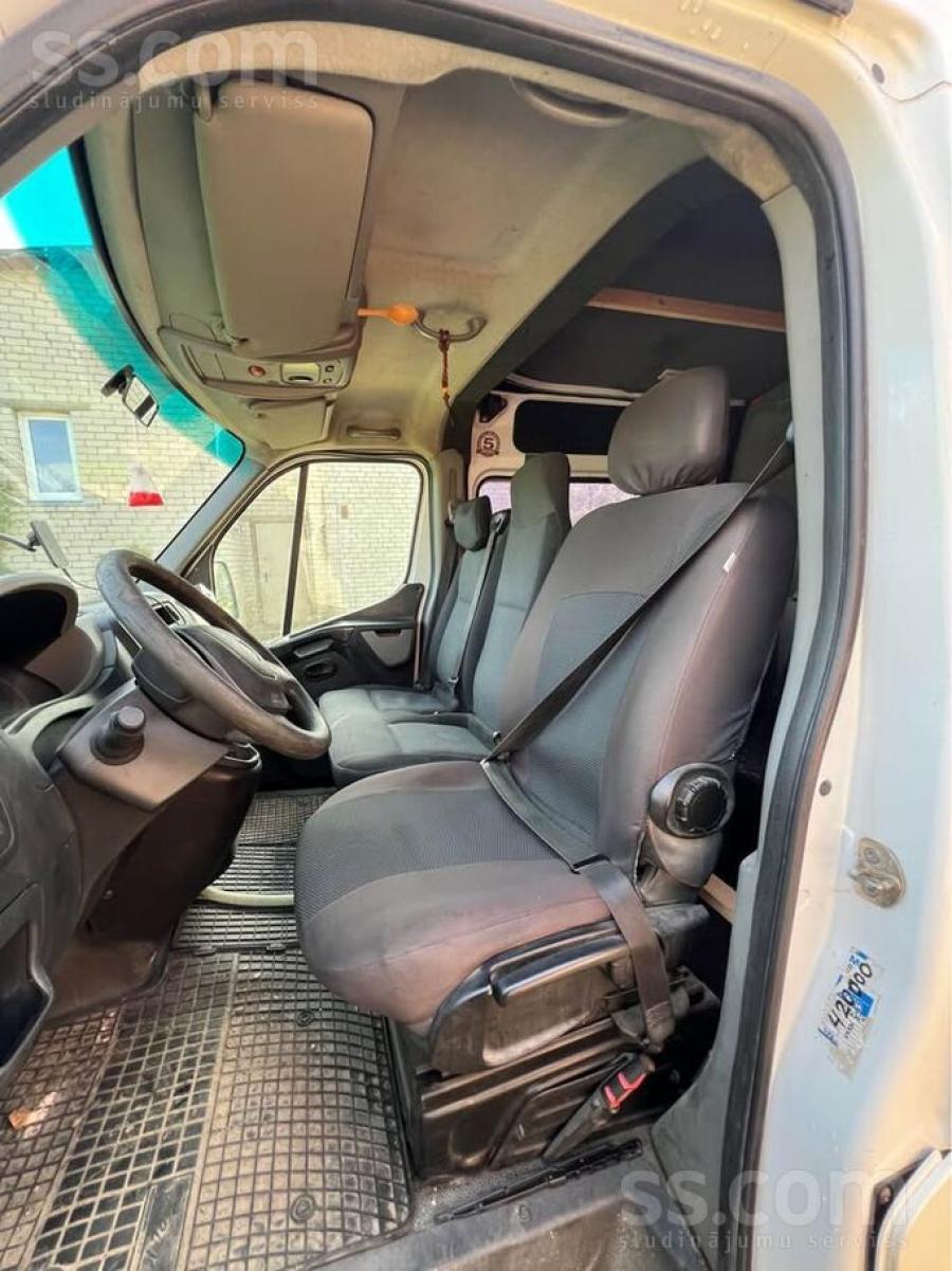 White Renault Master 2012 in Bauska, with an engine capacity of 2.30 L and mileage of 414 thousand km for 4500 €, photo 9 on AUTOMOTO.COM.LV