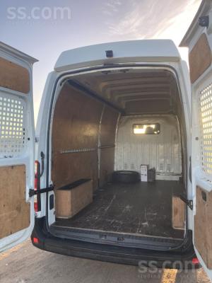 White Renault Master 2012 in Daugavpils, with an engine capacity of 2.30 L and mileage of 310 thousand km for 5400 €, photo 11 on AUTOMOTO.COM.LV
