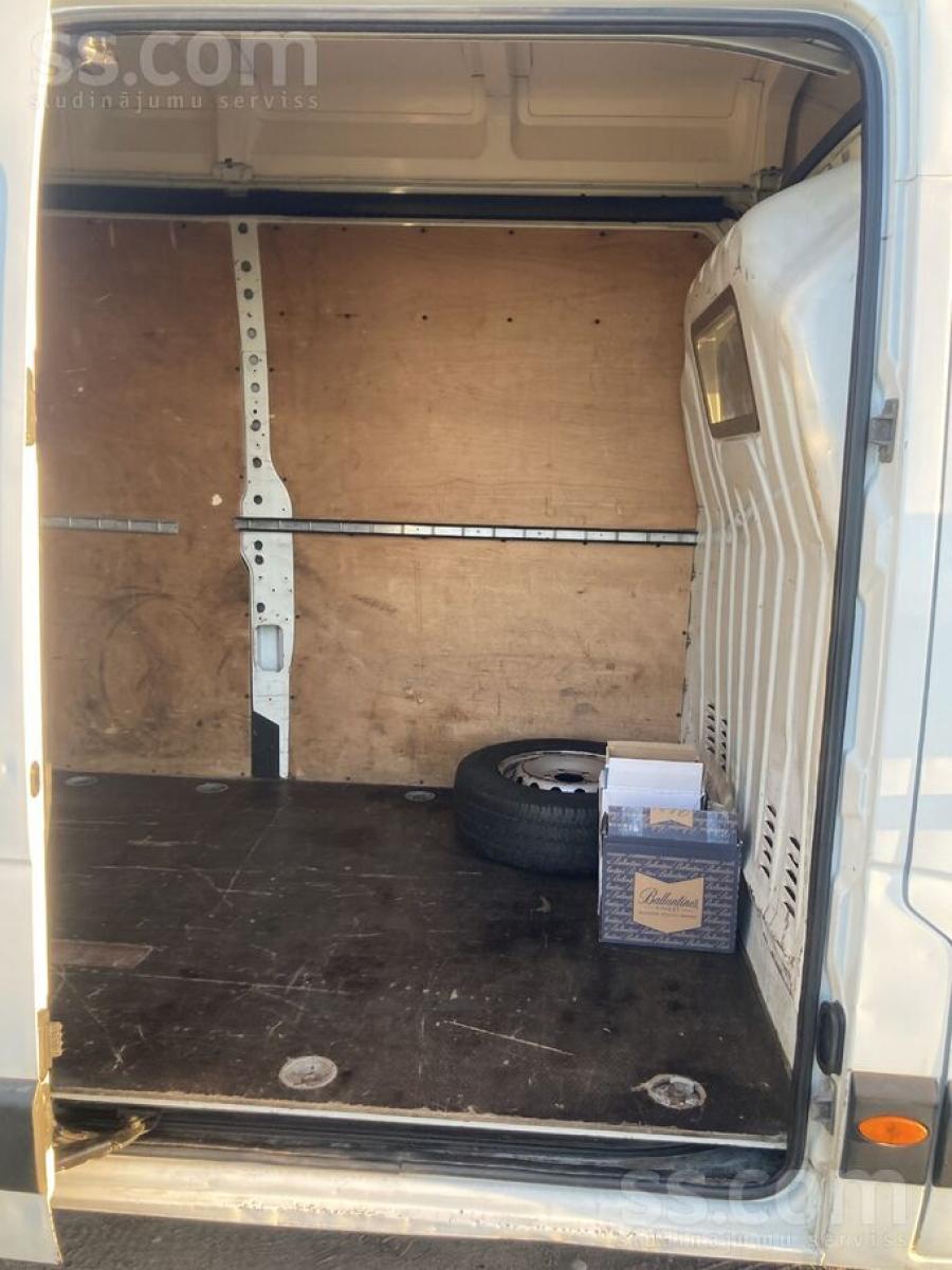 White Renault Master 2012 in Daugavpils, with an engine capacity of 2.30 L and mileage of 310 thousand km for 5400 €, photo 12 on AUTOMOTO.COM.LV