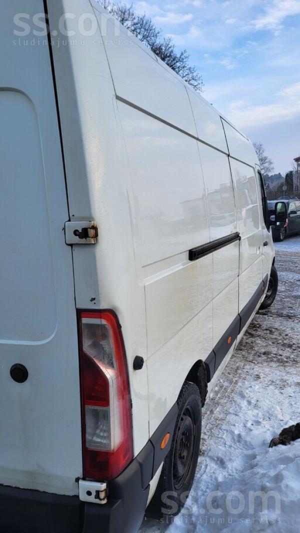 White Renault Master 2013 in Riga, with an engine capacity of 2.30 L and mileage of 514 thousand km for 4200 €, photo 3 on AUTOMOTO.COM.LV