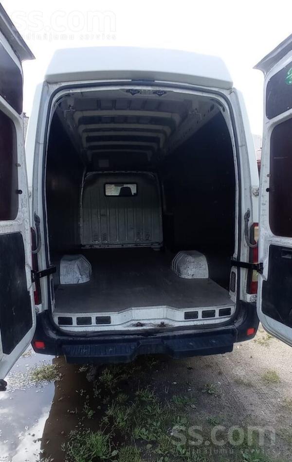 White Renault Master 2013 in Riga, with an engine capacity of 2.30 L and mileage of 516 thousand km for 6050 €, photo 5 on AUTOMOTO.COM.LV