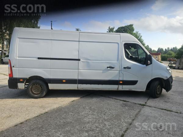 White Renault Master 2013 in Valmiera, with an engine capacity of 2.30 L and mileage of 474 thousand km for 3550 €, photo 8 on AUTOMOTO.COM.LV