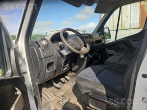 White Renault Master 2013 in Valmiera, with an engine capacity of 2.30 L and mileage of 474 thousand km for 3550 €, photo 12 on AUTOMOTO.COM.LV