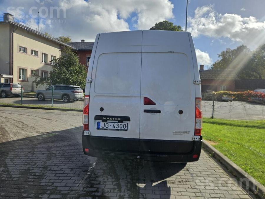 White Renault Master 2013 in Valmiera, with an engine capacity of 2.30 L and mileage of 481 thousand km for 3750 €, photo 6 on AUTOMOTO.COM.LV
