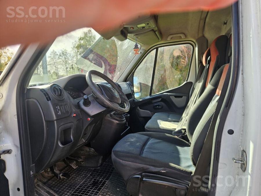 White Renault Master 2013 in Valmiera, with an engine capacity of 2.30 L and mileage of 481 thousand km for 3750 €, photo 12 on AUTOMOTO.COM.LV