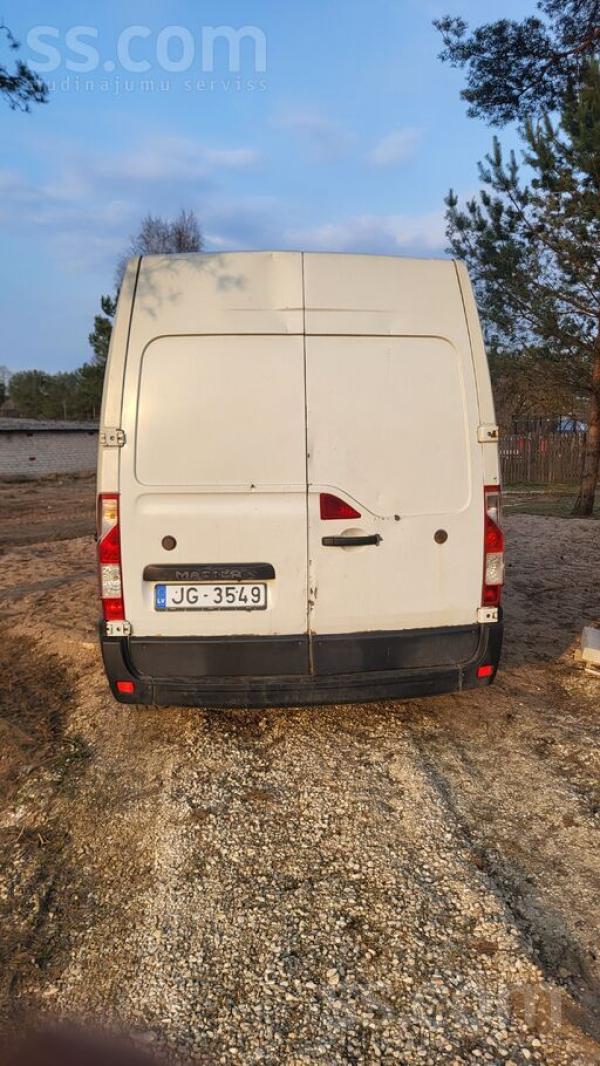 Renault Master 2013 in Riga on AUTOMOTO.COM.LV White Renault Master 2013 in Riga, with an engine capacity of 2.30 L and mileage of 569 thousand km for 3500 €, photo 4 on AUTOMOTO.COM.LV