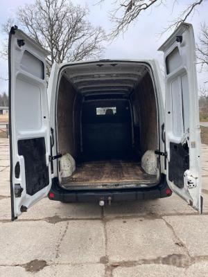 White Renault Master 2014 in Talsi, with an engine capacity of 2.30 L and mileage of 318 thousand km for 5850 €, photo 8 on AUTOMOTO.COM.LV