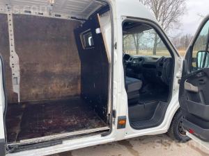 White Renault Master 2014 in Talsi, with an engine capacity of 2.30 L and mileage of 318 thousand km for 5850 €, photo 9 on AUTOMOTO.COM.LV