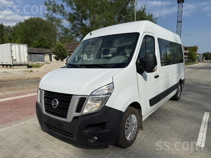 White Renault Master 2014 in Jelgava, with an engine capacity of 2.30 L and mileage of 272 thousand km for 12500 €, photo 4 on AUTOMOTO.COM.LV