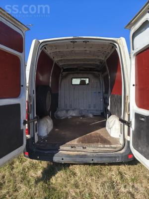 White Renault Master 2014 in Riga, with an engine capacity of 2.30 L and mileage of 397 thousand km for 2856 €, photo 4 on AUTOMOTO.COM.LV