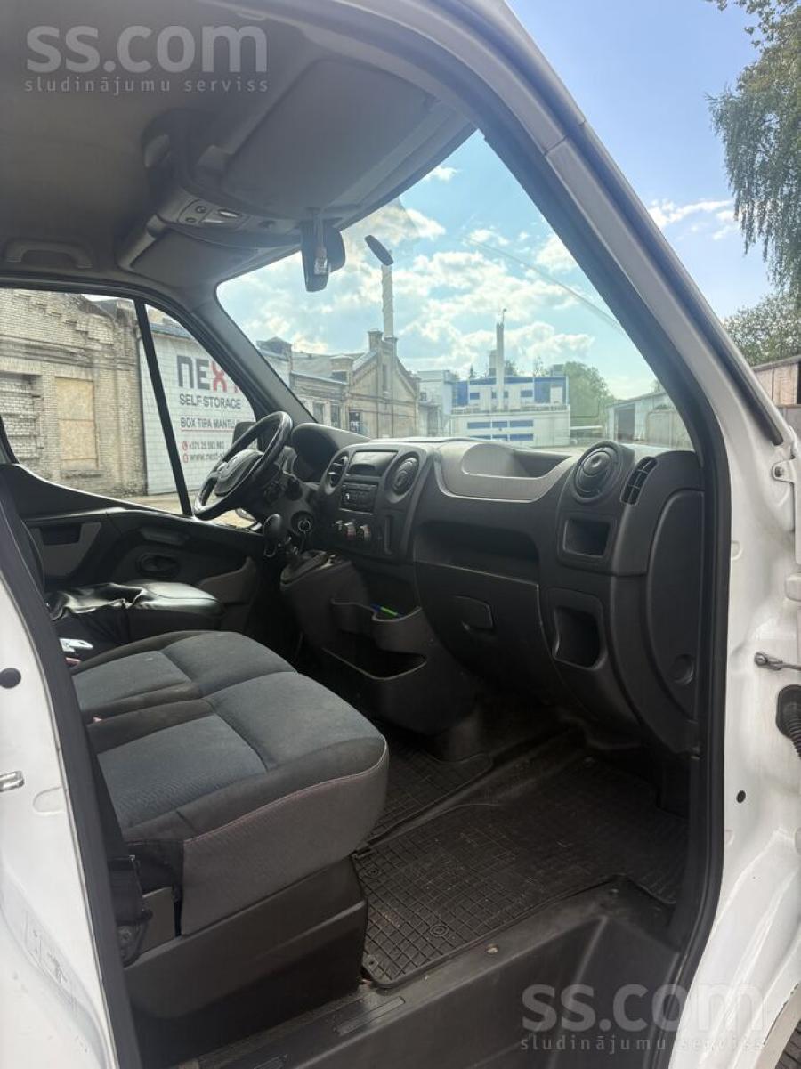 White Renault Master 2014 in Riga, with an engine capacity of 2.30 L and mileage of 420 thousand km for 5900 €, photo 9 on AUTOMOTO.COM.LV