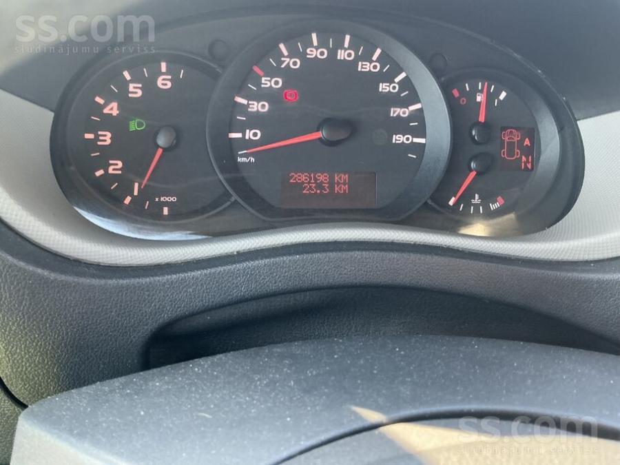 Balts Renault Master 2014 Rīga, ar dzinēja tilpumu 2.30 L un nobraukumu 286 tūkst. km par 10600 €, foto 12 vietnē AUTOMOTO.COM.LV