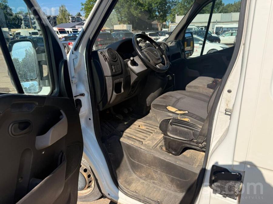 White Renault Master 2014 in Riga, with an engine capacity of 2.30 L and mileage of 431 thousand km for 3388 €, photo 6 on AUTOMOTO.COM.LV