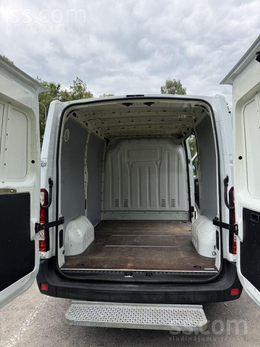White Renault Master 2014 in Daugavpils, with an engine capacity of 2.30 L and mileage of 0 thousand km for 7900 €, photo 8 on AUTOMOTO.COM.LV