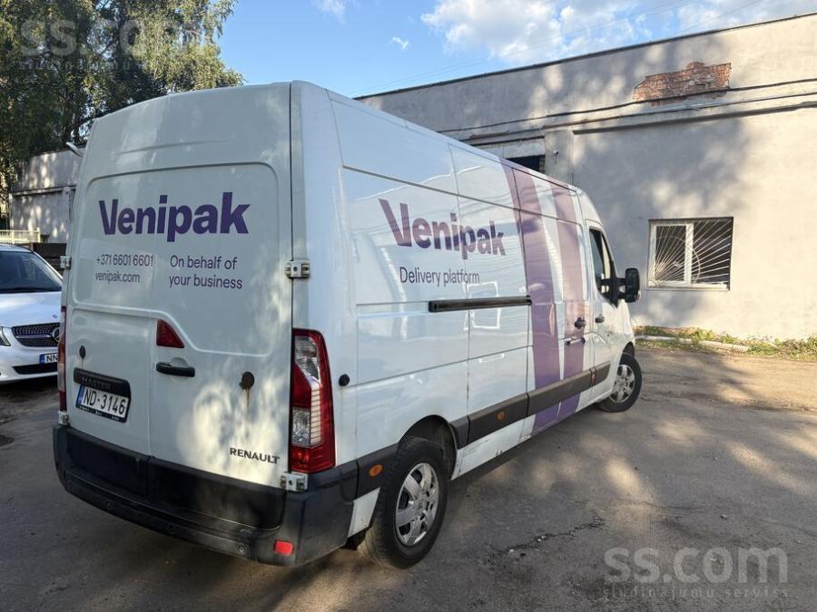 White Renault Master 2014 in Riga, with an engine capacity of 2.30 L and mileage of 403 thousand km for 5900 €, photo 4 on AUTOMOTO.COM.LV