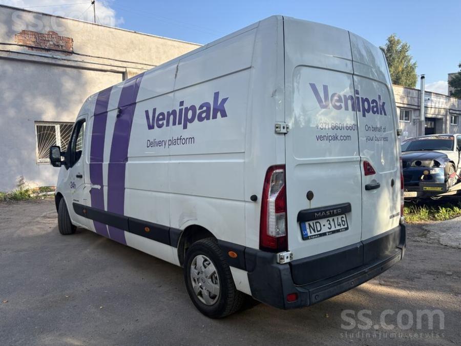White Renault Master 2014 in Riga, with an engine capacity of 2.30 L and mileage of 403 thousand km for 5900 €, photo 5 on AUTOMOTO.COM.LV