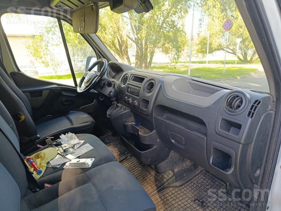 White Renault Master 2014 in Riga, with an engine capacity of 2.30 L and mileage of 590 thousand km for 1050 €, photo 5 on AUTOMOTO.COM.LV