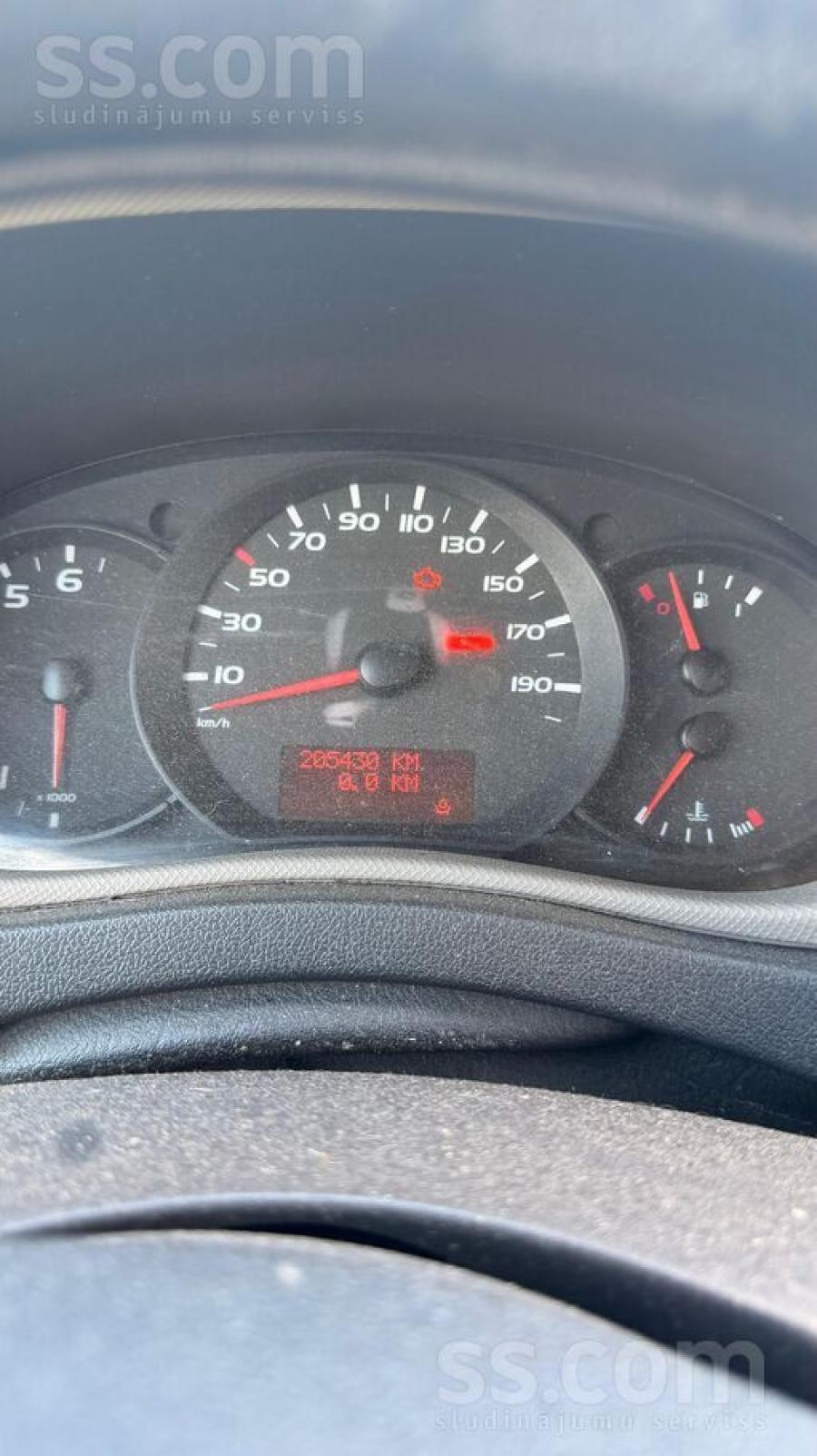 Balts Renault Master 2014 Rīga, ar dzinēja tilpumu 2.30 L un nobraukumu 205 tūkst. km par 8500 €, foto 13 vietnē AUTOMOTO.COM.LV